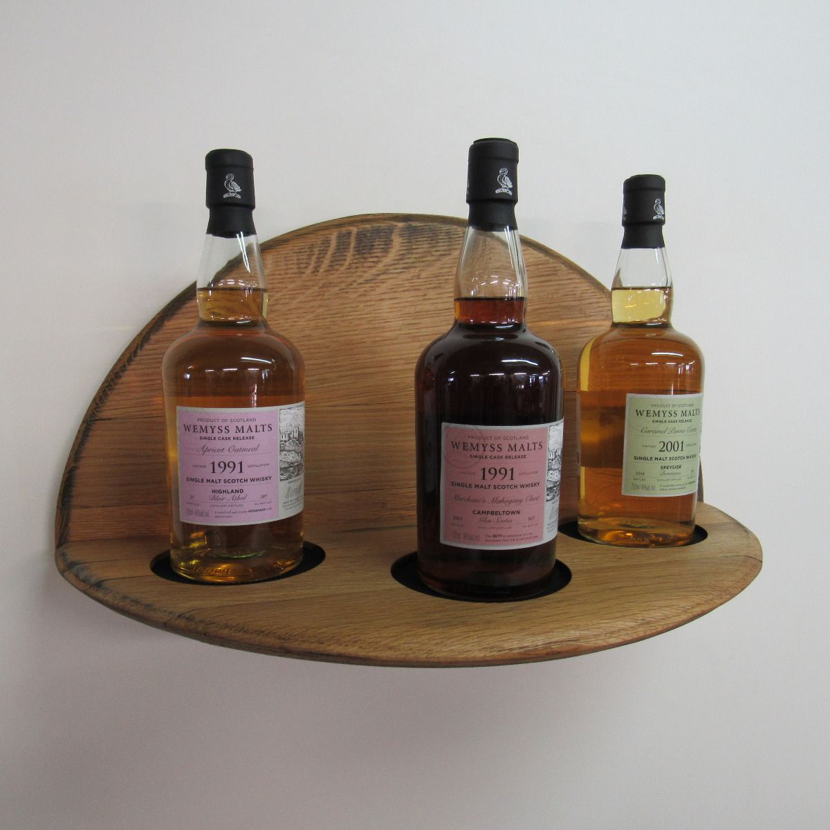 Bottle Board - aus einem Whiskyfassdeckel gefertigtes Regal für drei ...